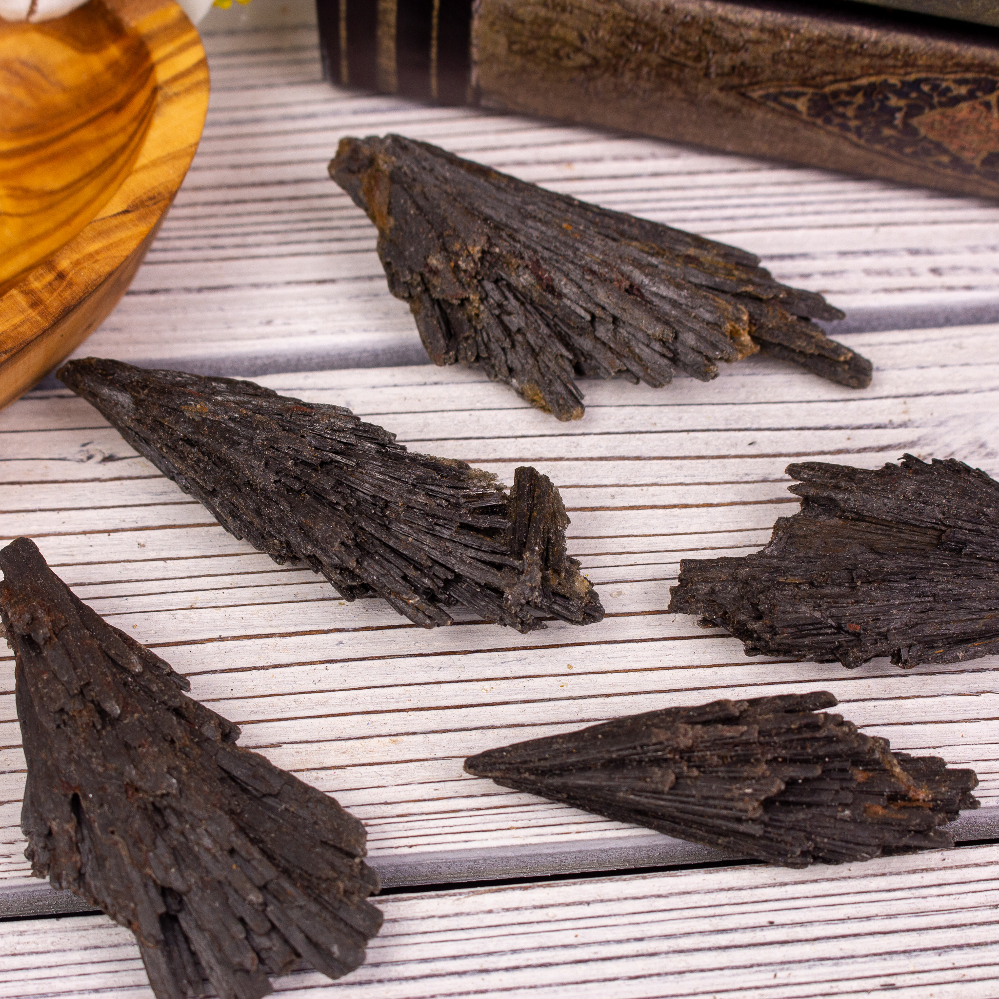 Black Kyanite Meanings and Crystal Properties - The Crystal Council